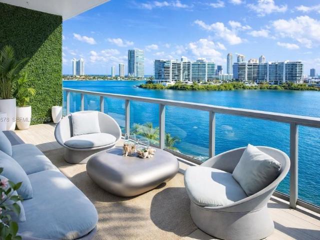 Luxury apartment complex for rent in Aventura, Florida