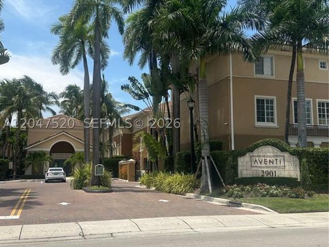 Luxury apartment complex for rent in Aventura, Florida