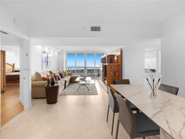 Luxury apartment complex for rent in Aventura, Florida