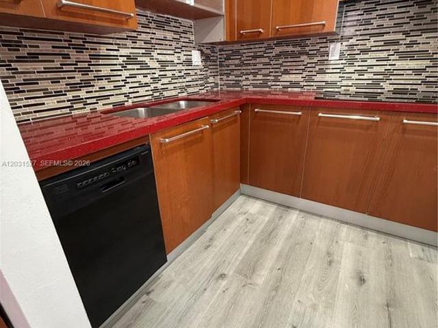 Luxury apartment complex for rent in Aventura, United States