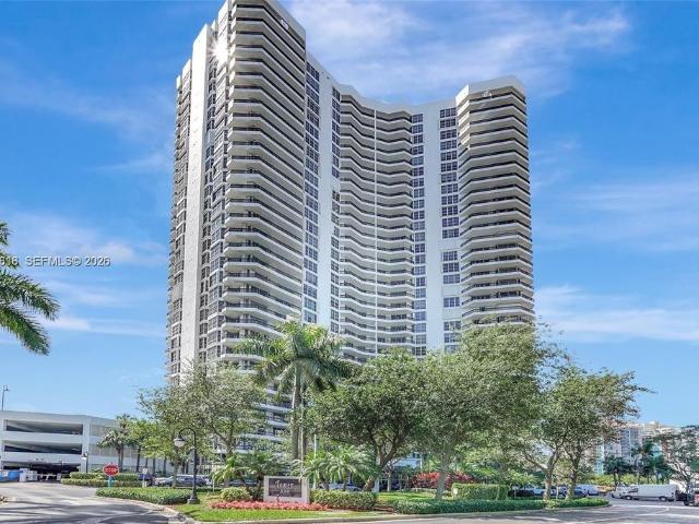 Luxury apartment complex for rent in Aventura, United States