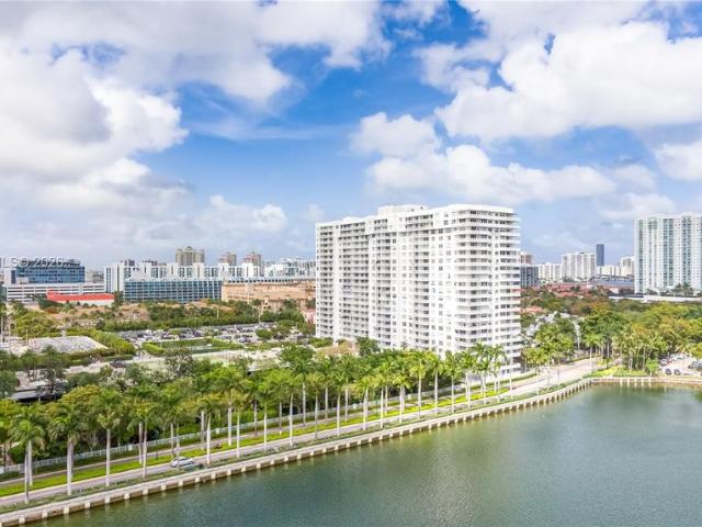 Luxury apartment complex for rent in Aventura, United States