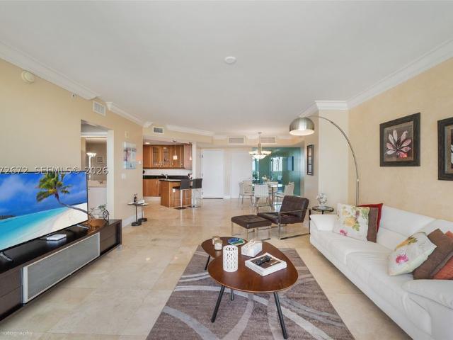 Luxury apartment complex for rent in Aventura, United States