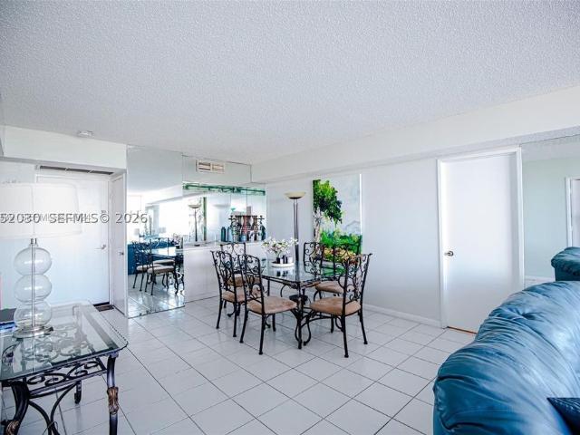 Luxury apartment complex for rent in Aventura, United States