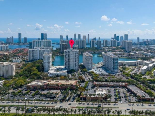 Luxury apartment complex for rent in Aventura, United States