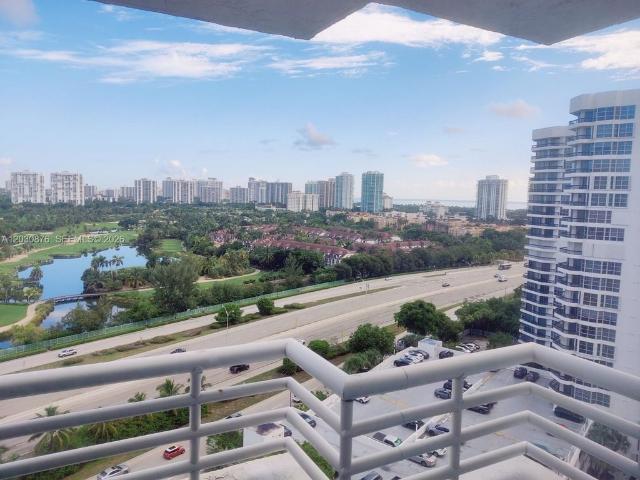 Luxury apartment complex for rent in Aventura, United States