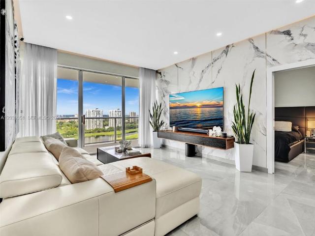 Luxury apartment complex for rent in Aventura, United States