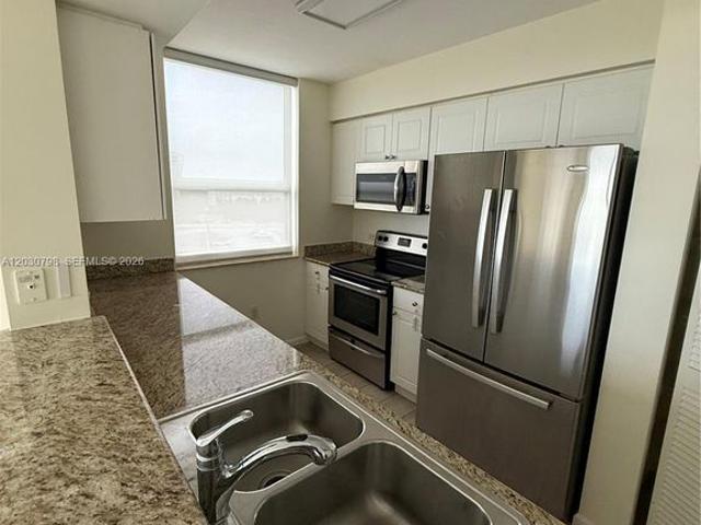 Luxury apartment complex for rent in Aventura, United States