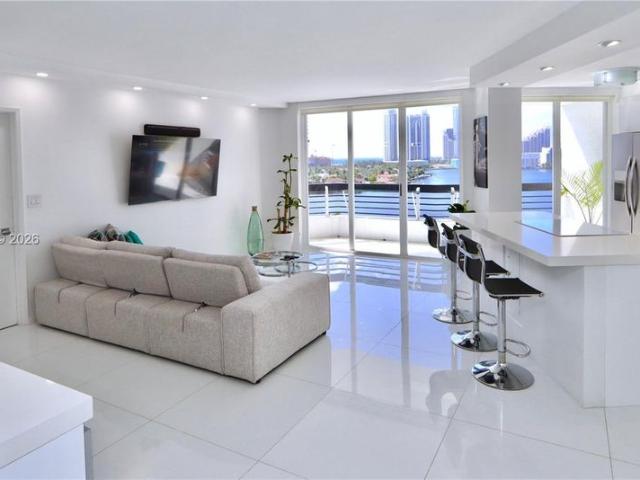 Luxury apartment complex for rent in Aventura, United States