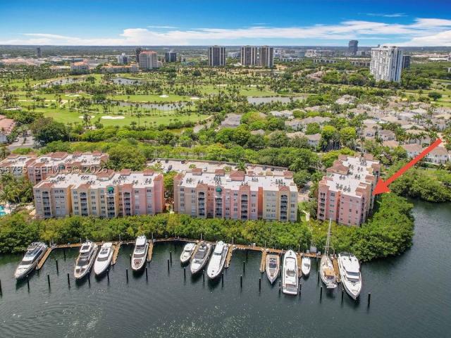 Luxury apartment complex for rent in Aventura, United States