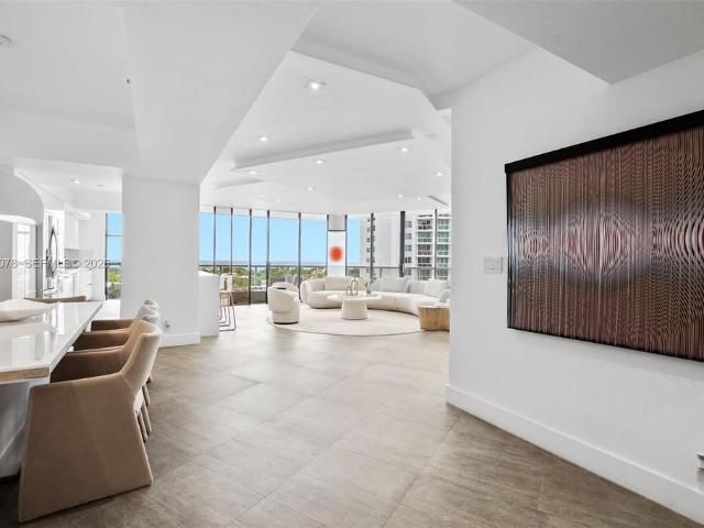 Luxury apartment complex for rent in Aventura, United States