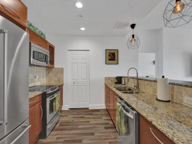 Luxury apartment complex for rent in Aventura, United States
