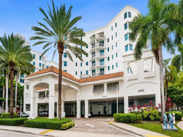Luxury apartment complex for rent in Aventura, United States