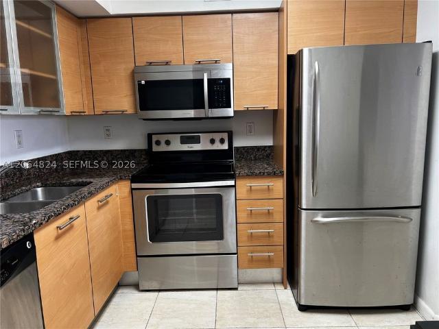Luxury apartment complex for rent in Aventura, United States