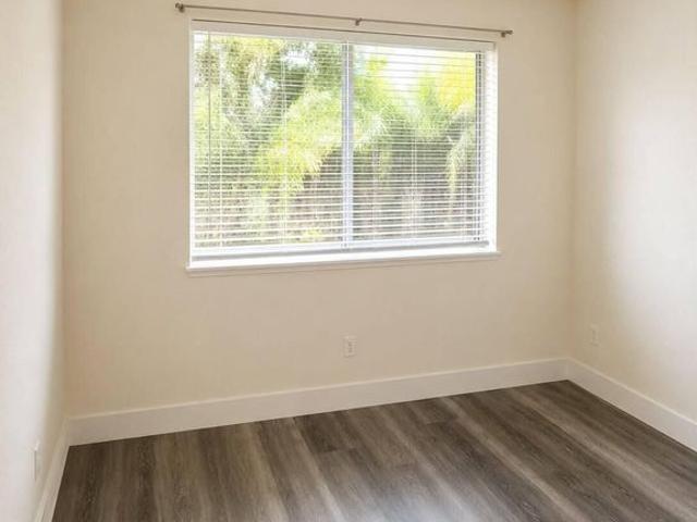 Luxury apartment complex for rent in Aventura, United States