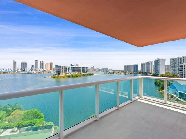 Luxury apartment complex for rent in Aventura, United States