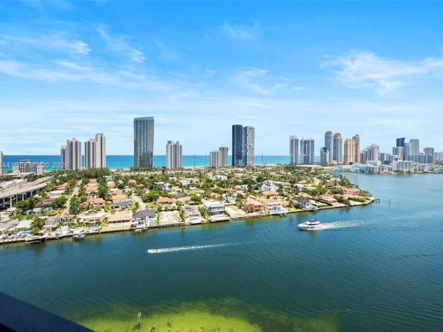 Luxury apartment complex for rent in Aventura, United States