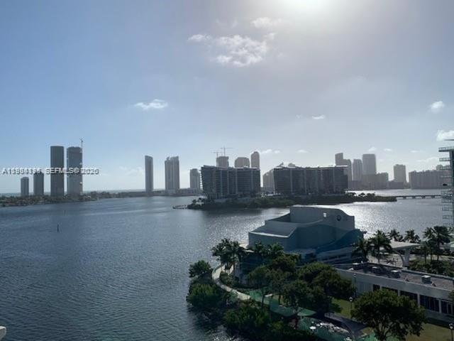 Luxury apartment complex for rent in Aventura, United States