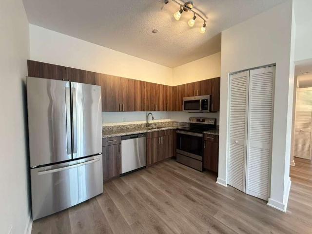 Luxury apartment complex for rent in Aventura, United States