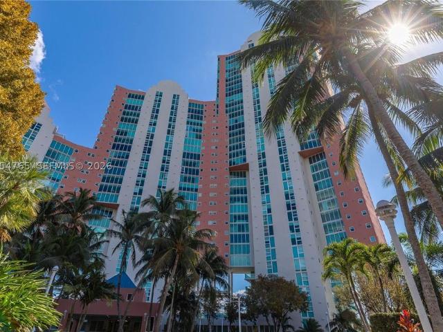 Luxury apartment complex for rent in Aventura, United States