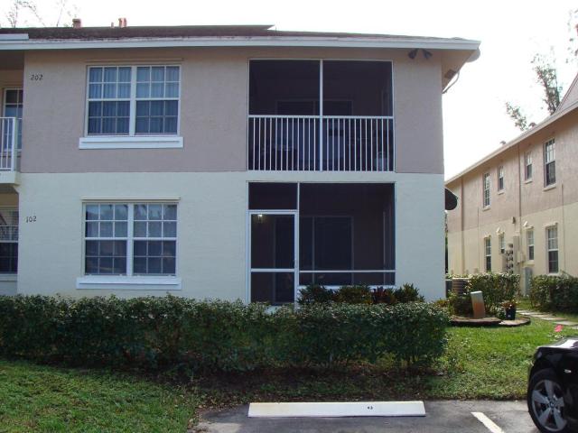 Luxury apartment complex for rent in Aventura, United States