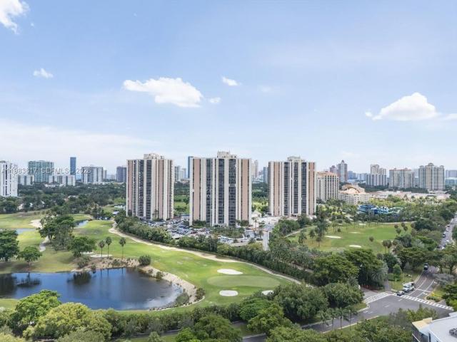 Luxury apartment complex for rent in Aventura, United States