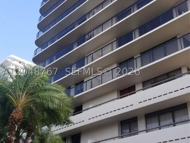 Luxury apartment complex for rent in Aventura, United States