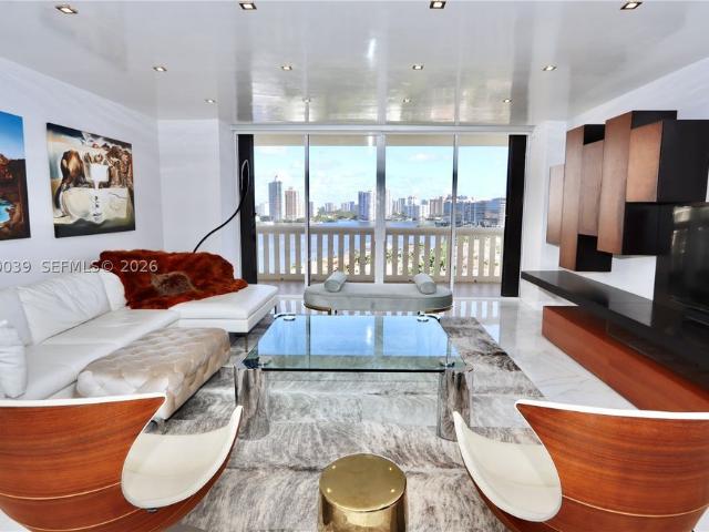 Luxury apartment complex for rent in Aventura, United States