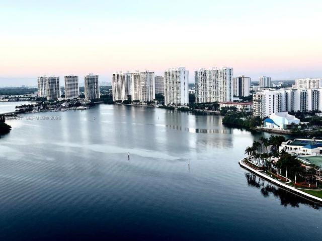 Luxury apartment complex for rent in Aventura, United States
