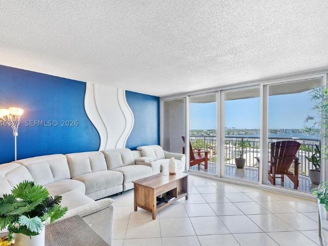 Luxury apartment complex for rent in Aventura, United States