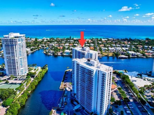 Luxury apartment complex for rent in Aventura, United States