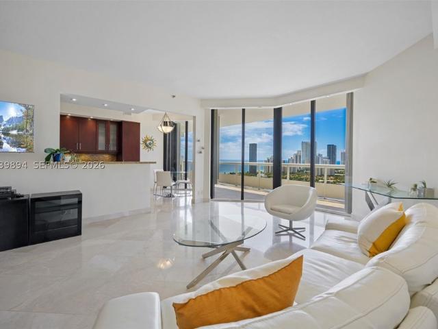 Luxury apartment complex for rent in Aventura, United States