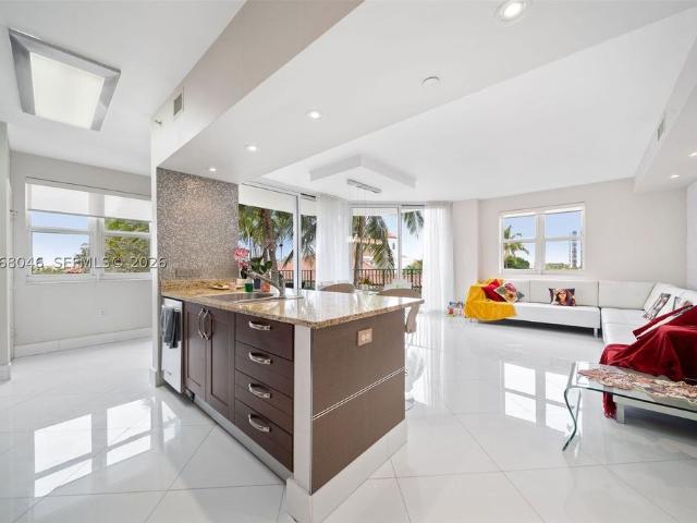 Luxury apartment complex for rent in Aventura, United States