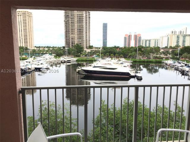 Luxury apartment complex for rent in Aventura, United States