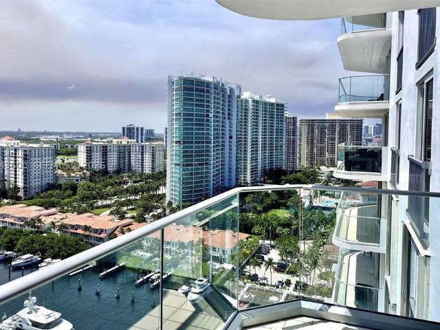 Luxury apartment complex for rent in Aventura, United States