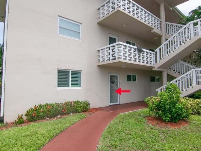 Luxury apartment complex for rent in Aventura, United States