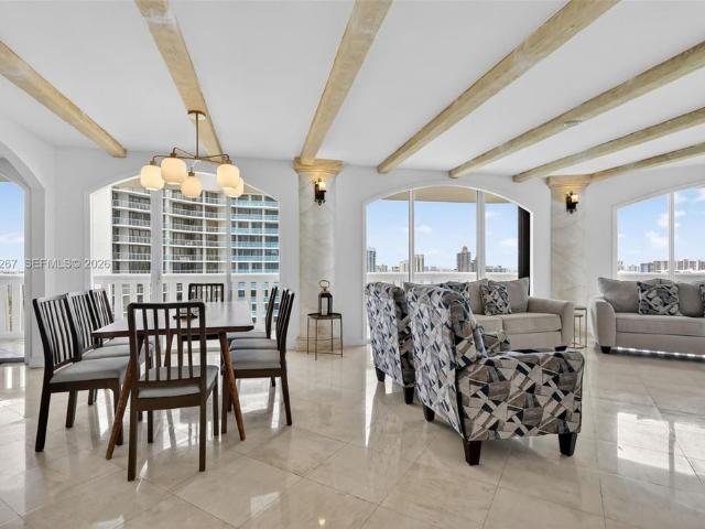Luxury apartment complex for rent in Aventura, United States