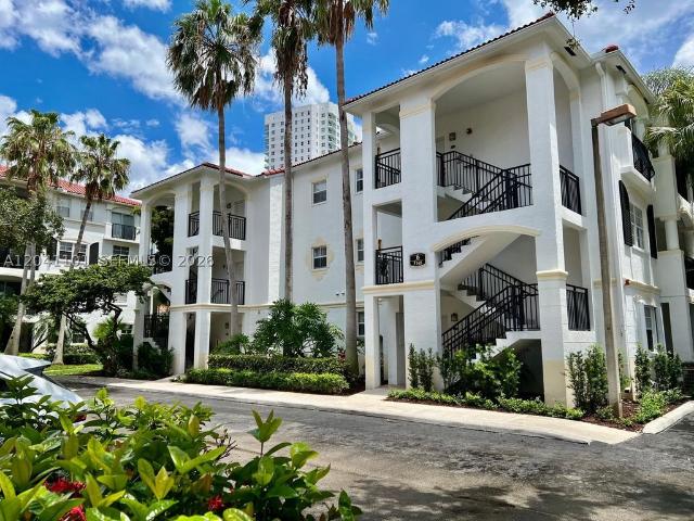 Luxury apartment complex for rent in Aventura, United States