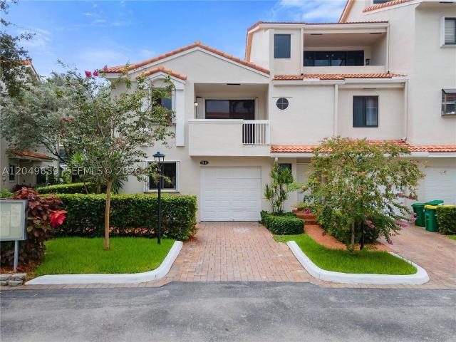 Luxury apartment complex for rent in Aventura, United States