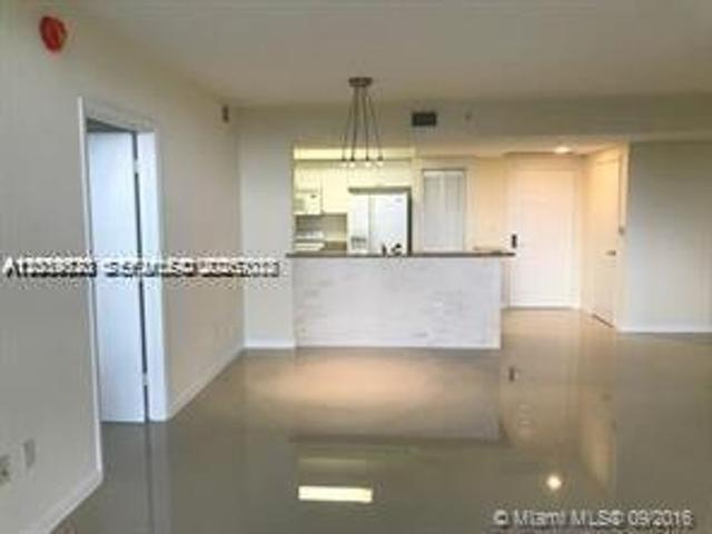 Luxury apartment complex for rent in Aventura, United States