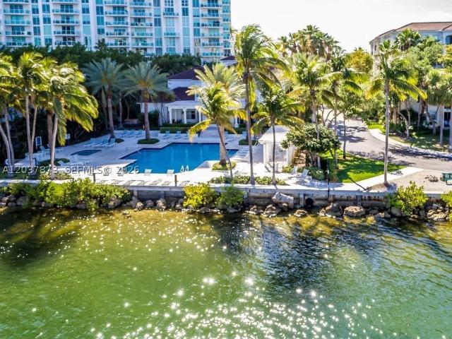 Luxury apartment complex for rent in Aventura, United States