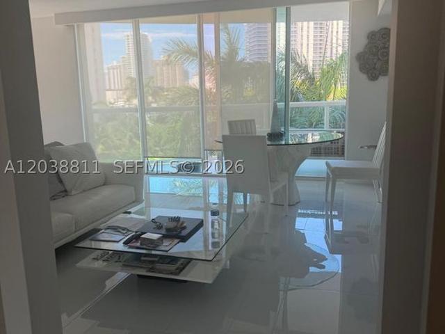 Luxury apartment complex for rent in Aventura, United States