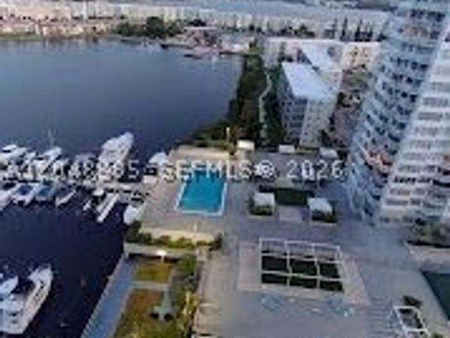 Luxury apartment complex for rent in Aventura, United States
