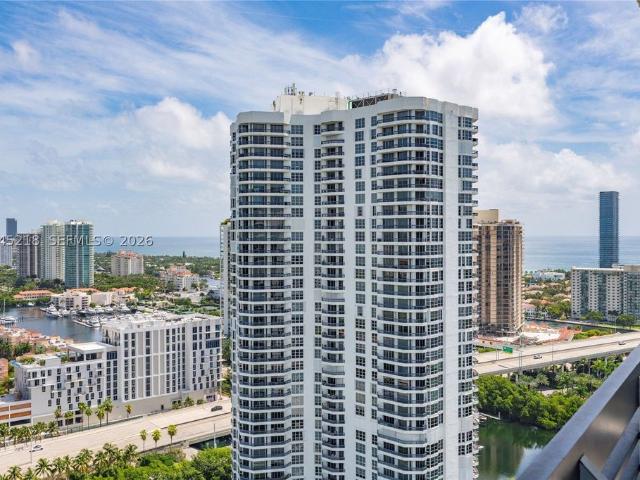 Luxury apartment complex for rent in Aventura, United States