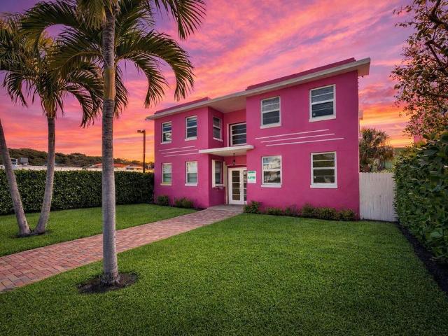 Luxury apartment complex for rent in Aventura, United States