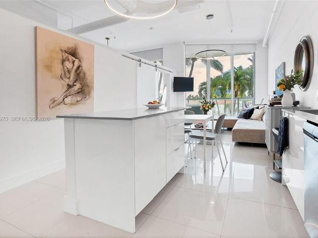 Luxury apartment complex for rent in Aventura, United States