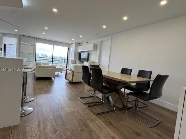 Luxury apartment complex for rent in Aventura, United States
