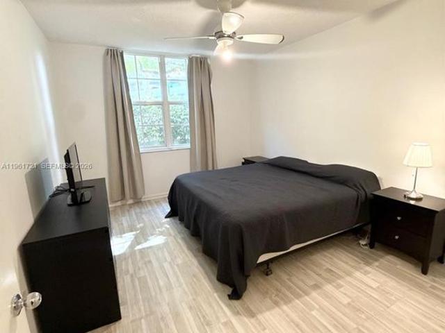 Luxury apartment complex for rent in Aventura, United States