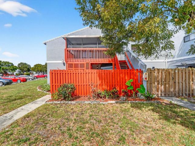 Luxury apartment complex for rent in Boynton Beach, United States