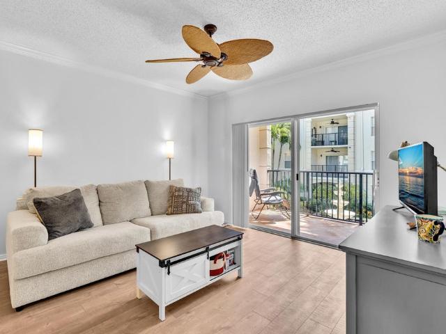 Luxury apartment complex for rent in Boynton Beach, United States